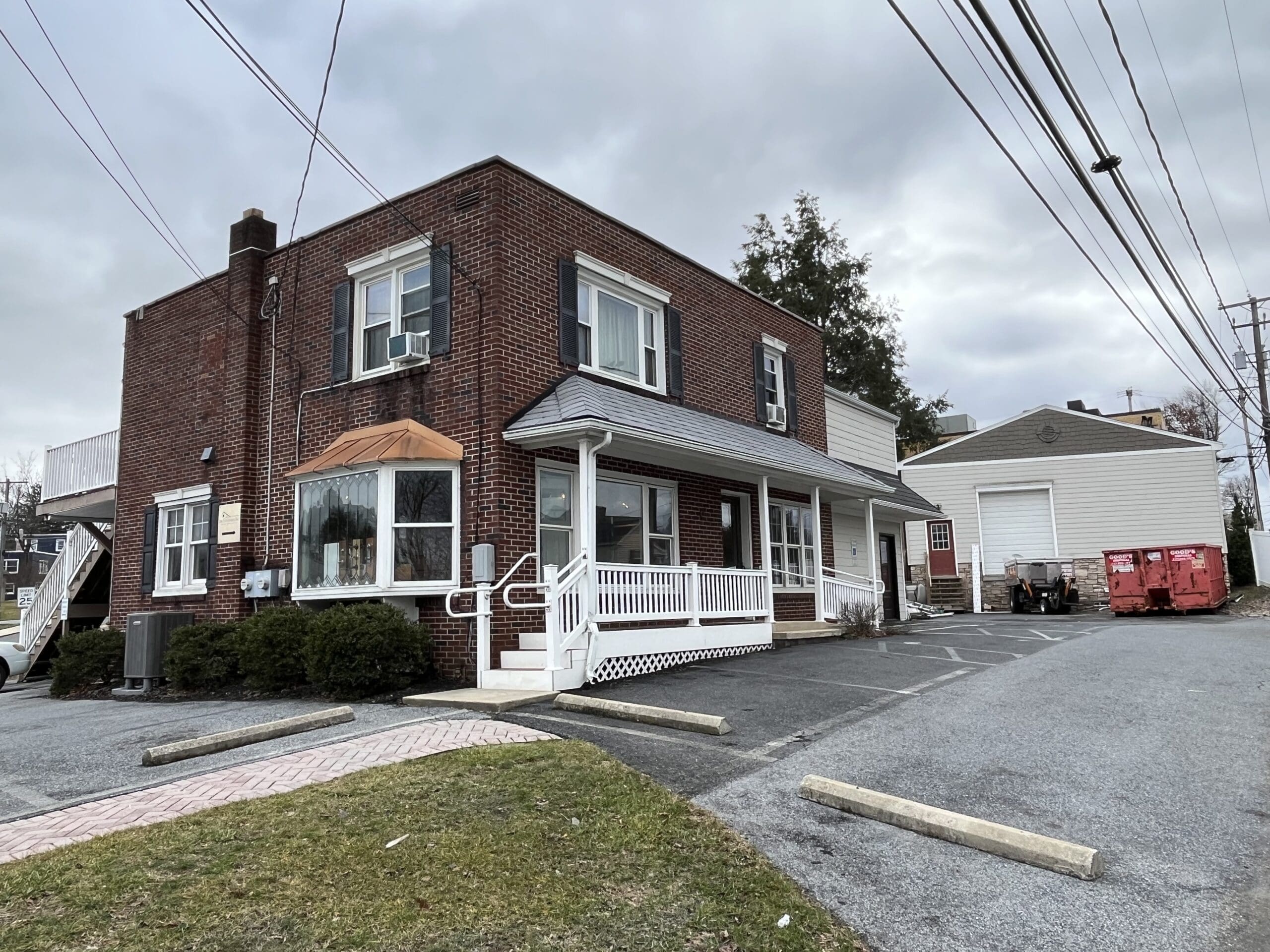 Mixed Use Building & Detached Warehouse | U.S. Commercial Realty